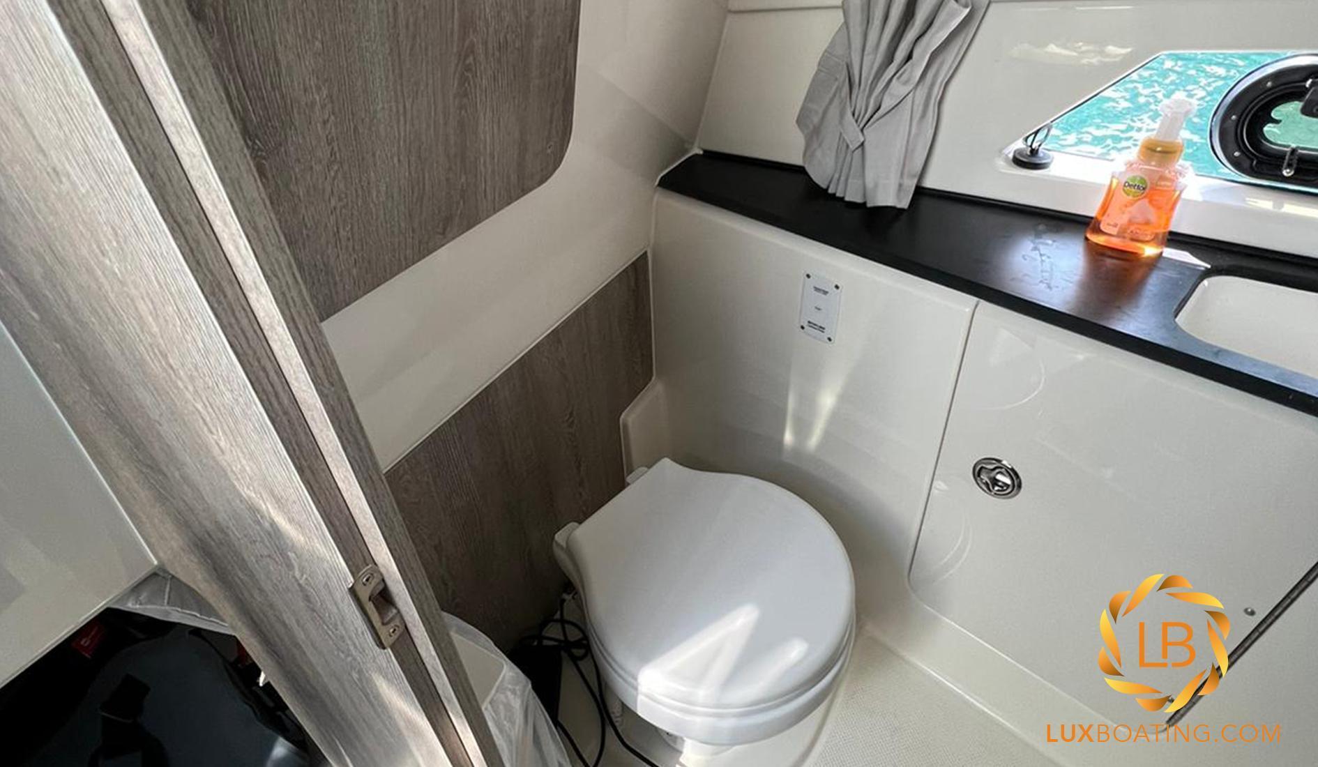 2021 QUICKSILVER ACTIV 875 SUNDECK | LuxBoating